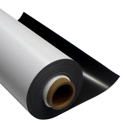 China Impressão personalizada Ferrite de borracha macia Magnet Roll Folha magnética flexível Roll com adesivo à venda