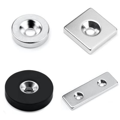 Cina Magnete di neodimio N35 con tolleranza ± 1% e rivestimento in nichel personalizzato in vendita