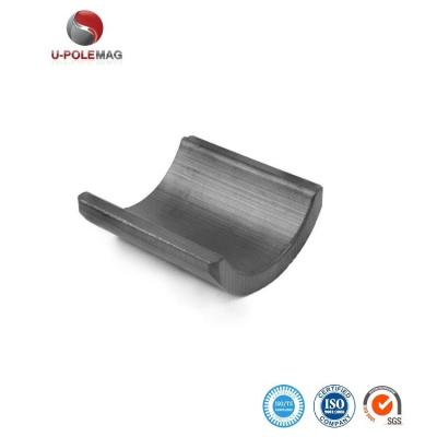 Cina Magnete per piastrelle in arco ceramico di ferrite personalizzato con ventilatore di condizionamento d'aria in vendita