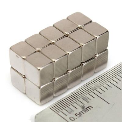 Cina Temperatura di lavoro massima 80 gradi N35 Magneti al neodimio a cubo Magneti a terre rare forti in vendita