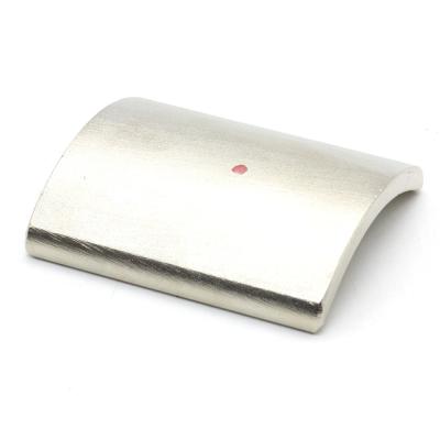 Cina N35SH Magnete NdFeB permanente per motori Magnete di neodimio a segmento di arco personalizzato in vendita