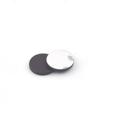 中国 DIY 工芸品 多機能 オーダーメイド ロゴ 膠付き 2mm ラウンド ゴム マグネット 販売のため