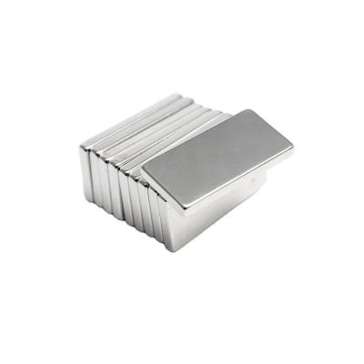 中国 N54級超強棒長方形磁石 20mm 精度許容量 / -0.05mm 販売のため