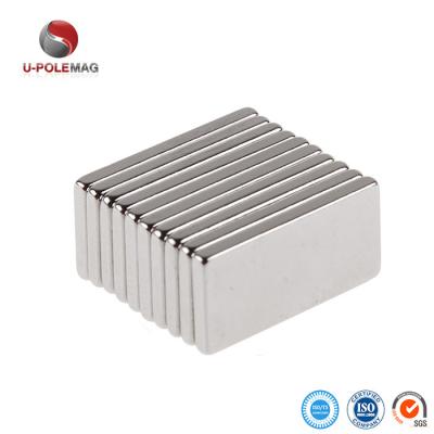 Cina Magnete al neodimio con rivestimento di nichel N52 ad alta Br Magnete rettangolare Superpotenza Magneti a blocco NdFeB in vendita