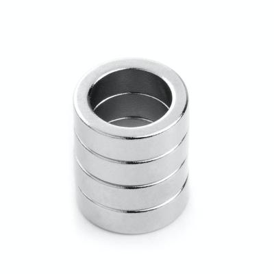 Cina Magneti ad anello diametralmente magnetizzati compositi ad alta resistenza di magnetizzazione in vendita