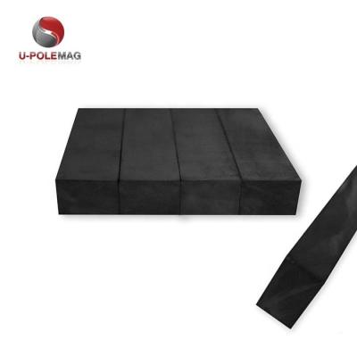 Cina Magneti ferrite rettangolari neri personalizzabili con blocchi industriali forti e permanenti in vendita