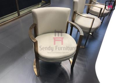 Cina Sedie d'ottone placcanti della sala da pranzo della parte posteriore di livello con la gamba dell'acciaio inossidabile in vendita