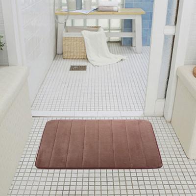 Cina Slittamento della stuoia 50x80 cm del bagno della schiuma di memoria del poliestere non in vendita