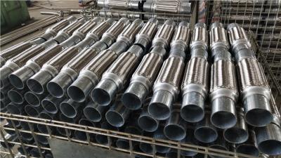 China Auto/Vrachtwagencomponentenidentiteitskaart 57mm Gevlechte Uitlaat Flex Pipe With Nipple Te koop