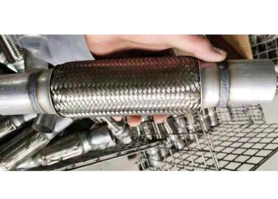 China Auto de Uitlaat Flex Pipe Double Wire Braid van het 2 X 6 X 10 Duimroestvrije staal Te koop