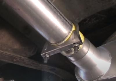Cina Morsetto standard 25mm a 5/16 pollici U Bolt del silenziatore di acciaio inossidabile dello scarico Ss304 in vendita