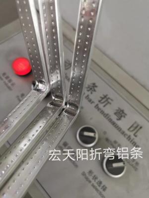 Cina Estrussione di alluminio di tipo T con tolleranza ± 1% e garantita in vendita