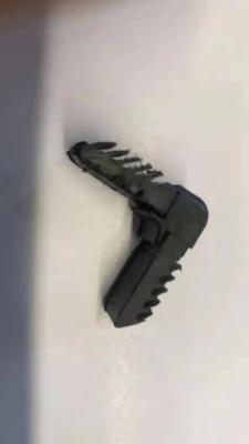 Cina Collegare la barra spazzatrice in alluminio con il connettore di angolo in plastica resistente in nero e grigio in vendita