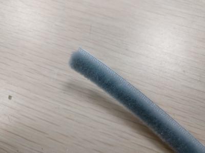 Cina Strizza adesiva a pennello per porte e finestre in lega di alluminio in vendita