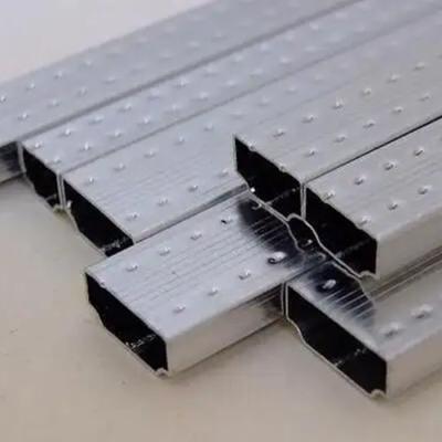 China Barras de espaçamento de alumínio de soldagem ecológica de alto brilho para acabamento de moinho ou personalizado à venda