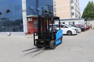 Cina Camioni elevatori elettrici a batteria con capacità di carico di 5000 libbre e caricabatterie di bordo in vendita