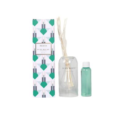 Cina La ricarica dell'ANIMALE DOMESTICO sente Reed Holly Wreath Perfume Room Diffuser in vendita