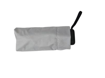 中国 5つ折りたたむ コンパクトゴルフ傘 19インチ UV50+ シルバーコーティング 販売のため