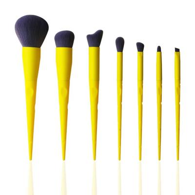 China Angular Blush Angular Blush 7pcs Makeup Brushes Cosmetic Full Set Soft Hair Female Make Tools Foundation Brush Eyeshadow Complete Kit (yellow) for sale