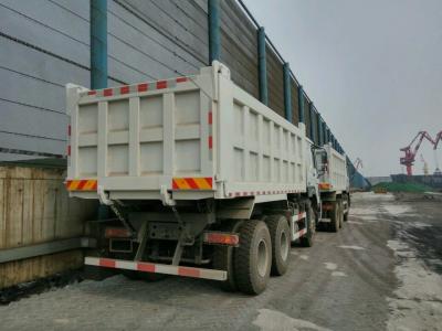 中国 10車輪371HP 20立方メートルのSinotruk HOWOのダンプカーの鉄の物質的で白い色 販売のため