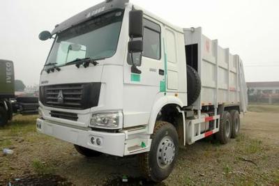 中国 ディーゼルによって動力を与えられる Sinotruk Howo 6x4 の廃物のコンパクターのトラックの頑丈 販売のため
