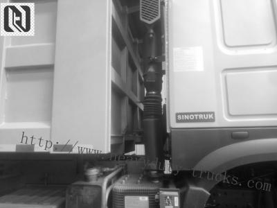 中国 10車輪371HP 20立方メートルのSinotruk HOWOのダンプカーの鉄の物質的で白い色 販売のため
