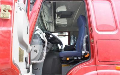 Cina camion del trattore di tecnologia dell'UOMO del motore primo della gomma HOWO 6x4 del triangolo della cabina 420HP, motore primo e rimorchio, rimorchio del camion dei semi in vendita