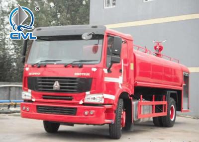 Cina serbatoio di acqua del camion di estinzione di incendio di 4 x 2 6m3 Sinotruk Howo con il fuoco di Tan della schiuma e gli idranti, scala in vendita