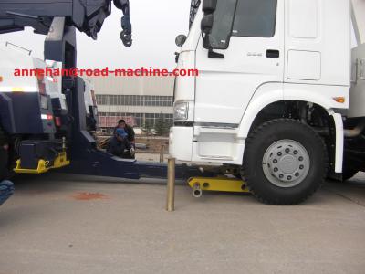 Cina La cabina 6x4 10 di EuroII HW76 spinge il camion di rimorchio pesante del demolitore da 20 tonnellate SINOTRUK HOWO ZZ1317N4667C in vendita