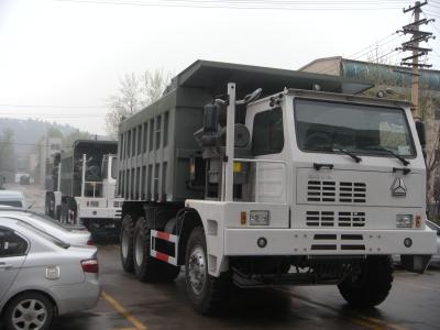 中国 HOWO交通機関のために頑丈なダンプ トラックを採鉱する70トンの強い馬力6x4 販売のため