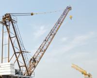 China Luffing Tower Crane 10 Ton Construction Crane walking for sale