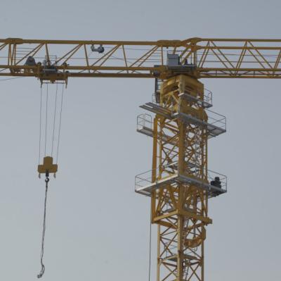 中国 Flat Head Tower Crane Arm Length 60m Lifting 16 Ton Load Capacity 販売のため