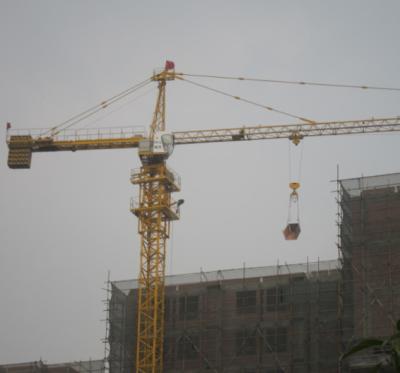 中国 Flat Head Tower Crane Arm Length 60m Lifting Weight 6t 8t 10t 販売のため