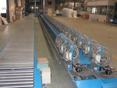 Cina Attrezzatura della catena di montaggio del frigorifero di aspirazione con il trasportatore dell'ascensore in vendita