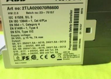 2TLA020070R6600 SAFETY PLC PLUTO D45 WITH PLUTO SAFETY BUS ANALOG INPUTS 45 I/O 8 COMBINED 1