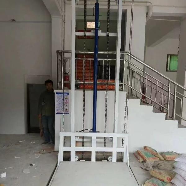 Quality Hydraulic Cargo Lift Platform With Safety Interlock And PLC Control 1-12 Meters Lifting Height for sale