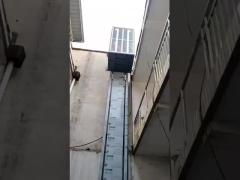 Buiten noodstop thuis lift naakte hut hydraulische hefboom