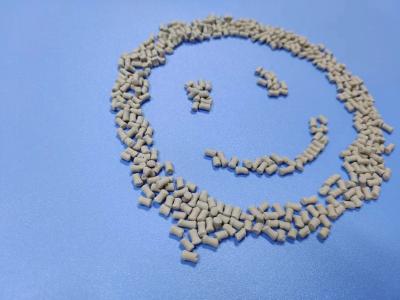Cina Masterbatch di dessicante assorbente l'umidità per la resina riciclata nel stampaggio ad iniezione e nella produzione di tubi in vendita