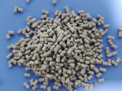 China White Color Absorbing Water Desiccant Masterbatches with PE Carrier for Recycled Film Applications for sale