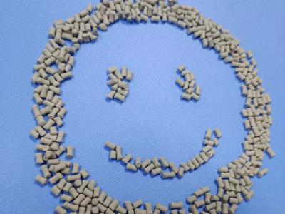 Cina Masterbatch essiccante antischiuma in granuli riciclati con assorbimento dell'umidità migliorato in vendita