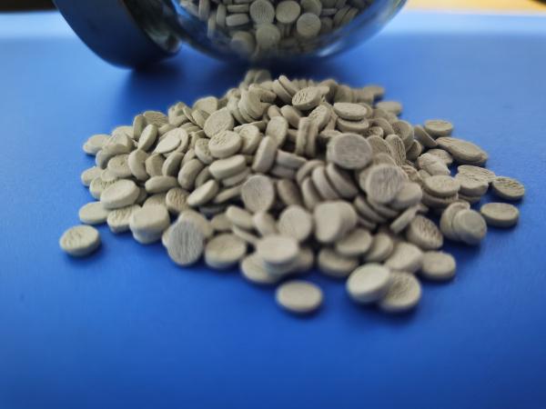 Quality Water Absorption Desiccant Masterbatch For Recycle Resin Injection Moulding Pipes for sale
