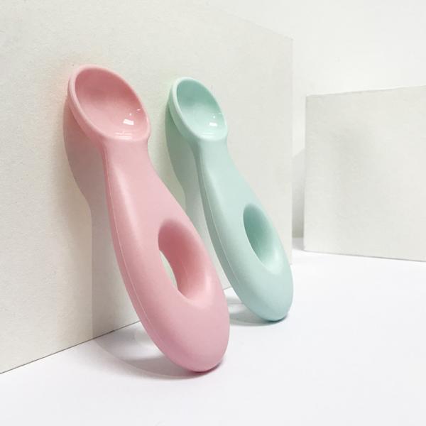 Quality Customized Logo Pink Infant Self Feeding Spoon Baby Infant Feeding Utensils for sale