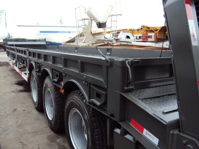 China 2 - 3 axle 45feet low Flat bed Trailers with Container Lock from factory for sale