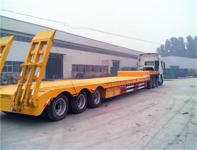 China Heavy Duty 60T Lowbed Semi Trailer steel structure with Mechanical ladder for sale