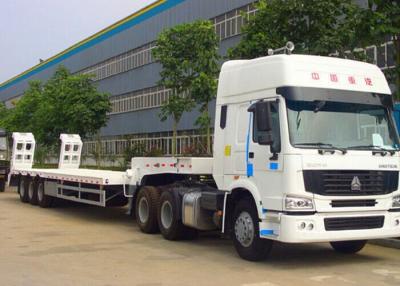 China Gooseneck Lowbed semi trailers / 3 axles truck trailer 70 ton with white color for sale