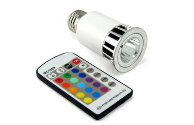 Cina lampadina del riflettore di 5W RGB LED, colore che cambia illuminazione interna per il centro commerciale delle barre KTV in vendita