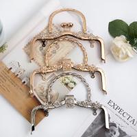 China 220g Bamboo Handle Purse Clutch Frame 20.5x7.6cm Gold Dragonfly Pattern for Evening Bag for sale