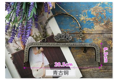 Cina Pagina antica 20.5*6.5cm della borsa del portafoglio di foro di spillo del nero del catenaccio del settore in vendita