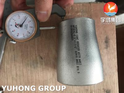 中国 SSは付属品ASTM A403 WP304L S30403の同心の減力剤B16.9を配管する 販売のため