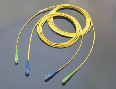 中国 SX SM 0.9mm の繊維光学のパッチ・コード、電気通信は SC/UPC LSZH ケーブルに SC/APC を等級別にします 販売のため